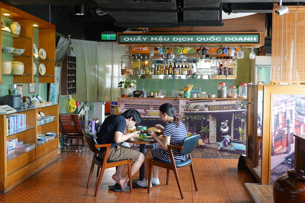 1981Cafe︱一秒來到越南！洋溢越南風情的中壢火車站美食 - 金大佛的奪門而出家網誌